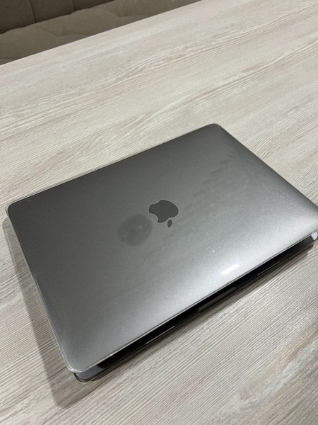 Продается MacBook Pro 13 m2