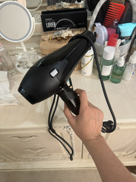 Почти новый фен для волос от Braun