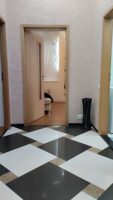 Нукусская 25. 92 метра.