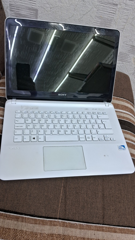 Не рабочий ноутбук Sony VAIO.