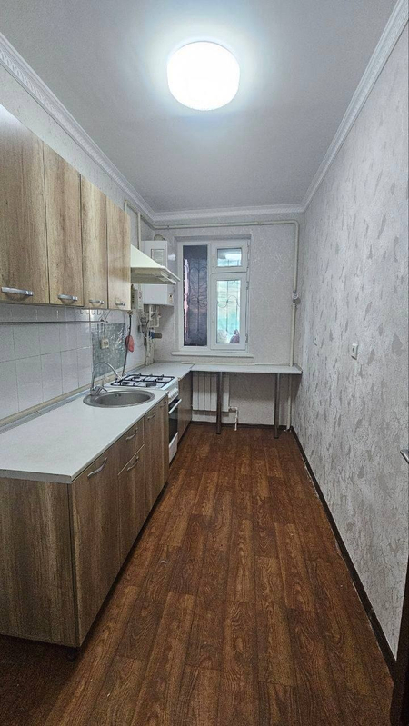 Сотилади. Сергели 7а.  3/7/7.   60м²