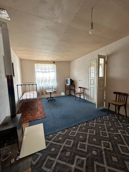 Arzon 3 xonali hovli sotiladi manzil nekrasova