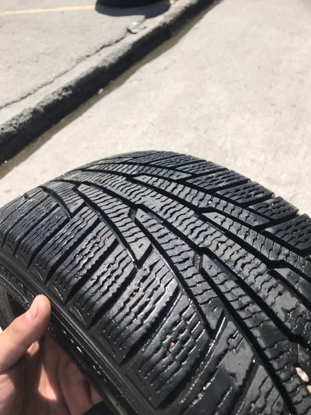 225/40/18 nokian hakkapelita