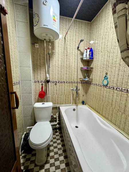 1 xonali 45m² 3-qavat uy sotiladi