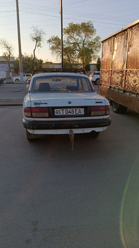 Gaz 3110 rangi oq 1998 y metani bor chayka most 1800 s