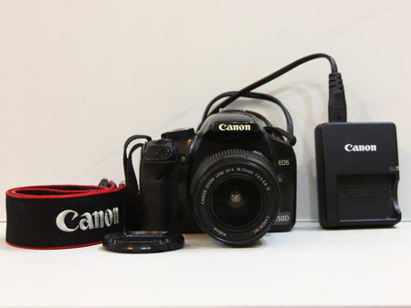 Canon 450D с объективом Canon EF-S 18-55mm 1:3.5-5.6 IS