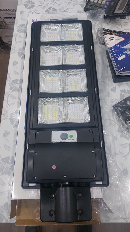 Projektor 200 watt Quyosh panellik