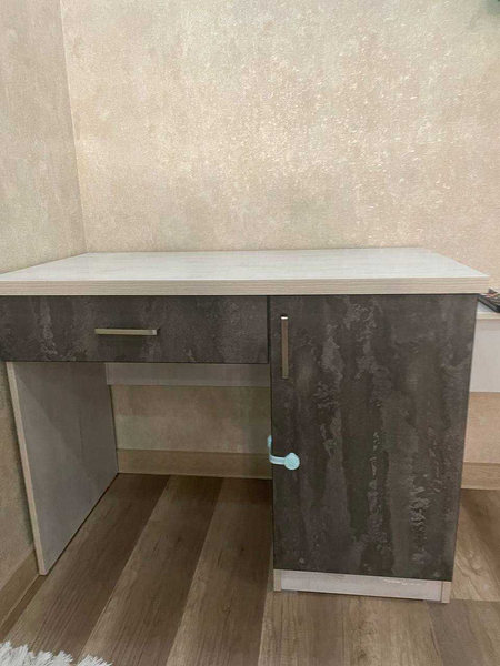 стол для детских комнаты