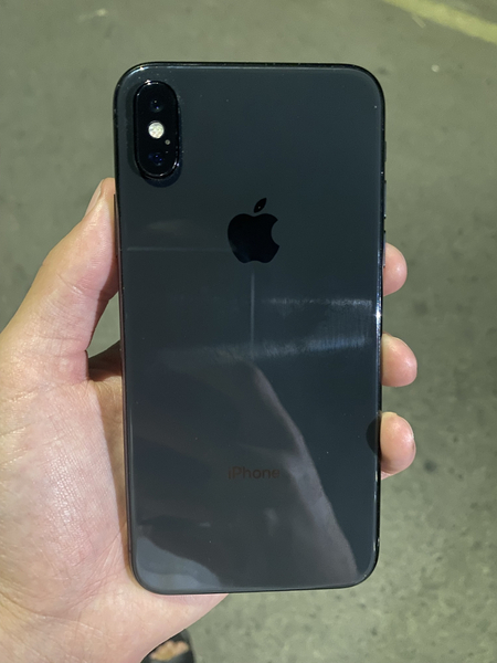 Iphone X srochna sotiladi