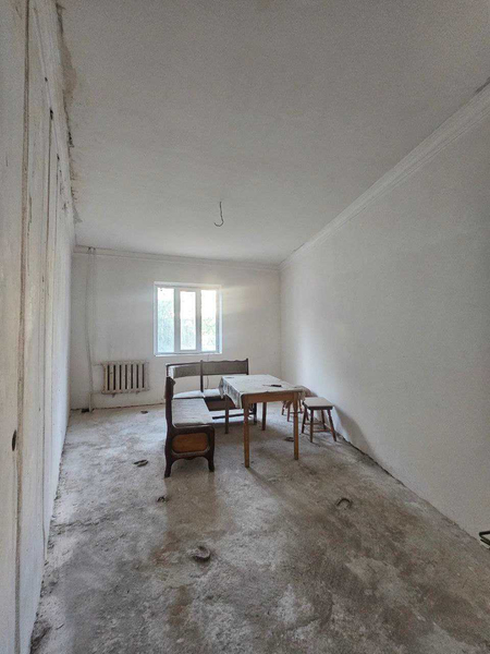 Kуйлюк 5.. Бекат 9. 5 qavatli domda 1qavatida 5xonali honadon sotaman
