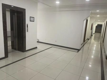 Офис вдоль дороги ориентир Биржа(мост Аэропорт)