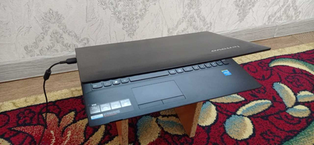 Noutbuk Asus Zamonaviy Sensorli