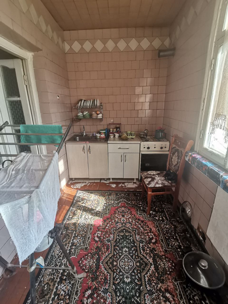 Сергели 8, продаётся квартира 4/5/9, балкон 2×6, площадь 96 м²