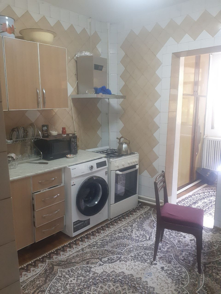 Chilonzor oq tepada kvartira sotiladi