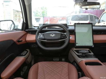 Gonzo Motors - Changan Qinyuan A05