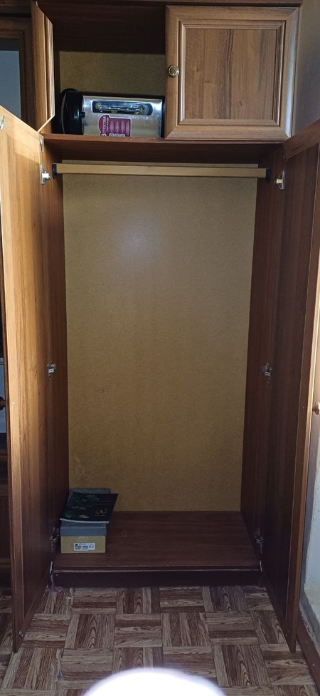Srochniy arzon narxda Shkaf sotiladi