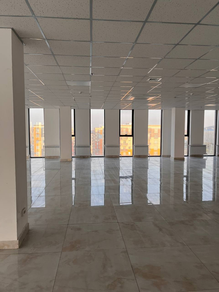 Сдаётся целый этаж в бизнес-центре 1000м²