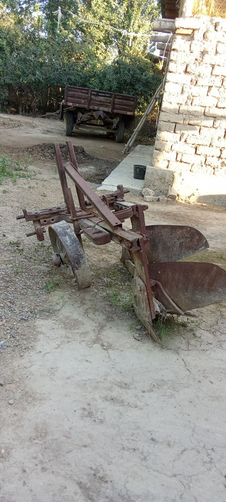 Traktor 28 sotiladi