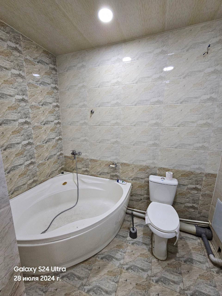 Максим Горький Буюк Ипак Йюли метро , 2/7/9 , 65м2 , зал 5*5 , 70 000$