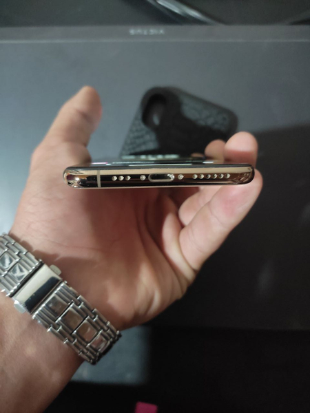 iPhone xs srocna