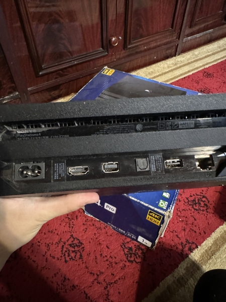 Playstation 4 pro 1TB