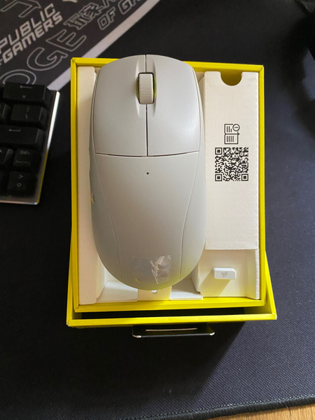 Corsair M75 AIR Wireless Ultra Lightweight Gaming Mouse