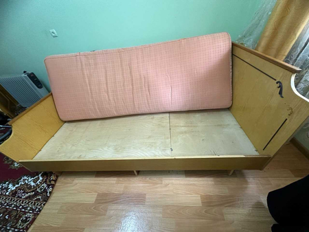 Продаётся 2х спальная кровать. Производство Болгария.