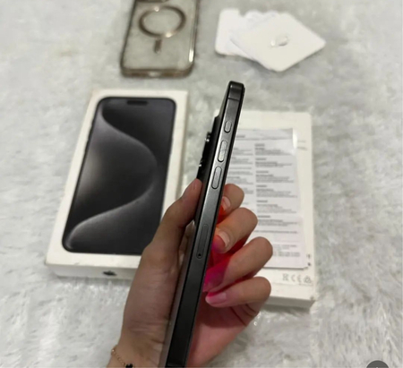 iphone 15pro Max Black titan 256gb Sim 97%Radnoy