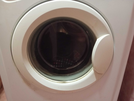 Продам стиральную машину INDESIT (полностью в рабочем состоянии)
