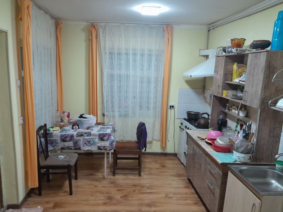 Продаётся 1 сот.3 ком.паркентский