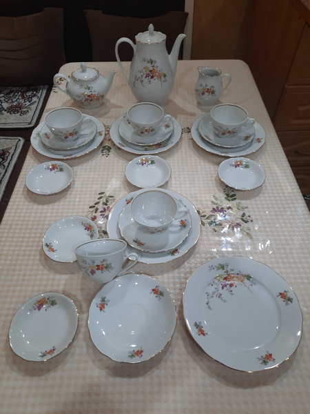 Чайный сервиз на 5 персон, \\\