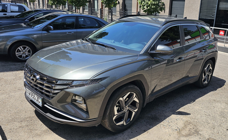 Sro'chna. Hyundai Tucson 2021 yil 2 -chi pozitsya bez lyuk.