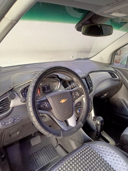 Tracker Premier 3 позиция