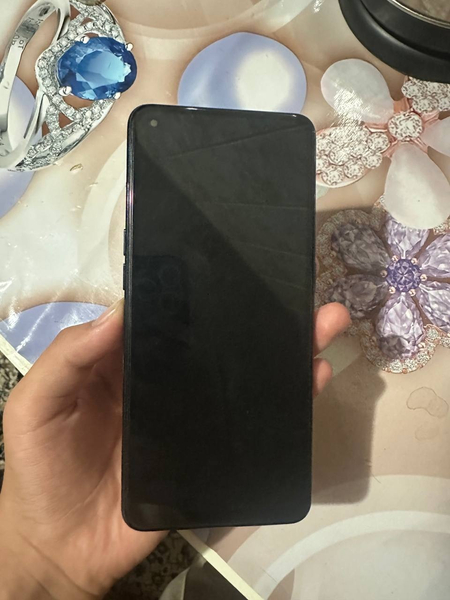 Oppo a74 ideal holatda