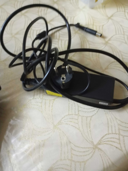 Notebook windows 9 200 dollarga berib yuboraman yaqshi narx qilib