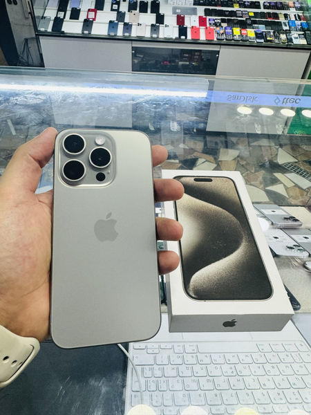 iPhone 15 Pro 128 gb narural yengide