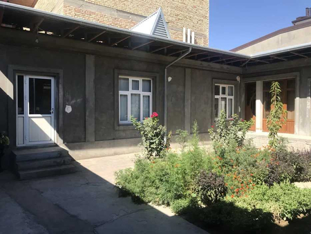 Срочно продается участок в махалле Ракат  3,67 соток 7х ком