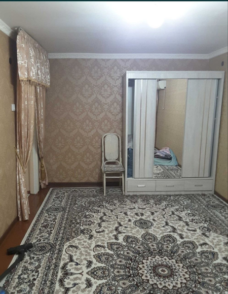 Chilonzor 24-kvartal. 1xona 2xona qilingan uy 350y.e