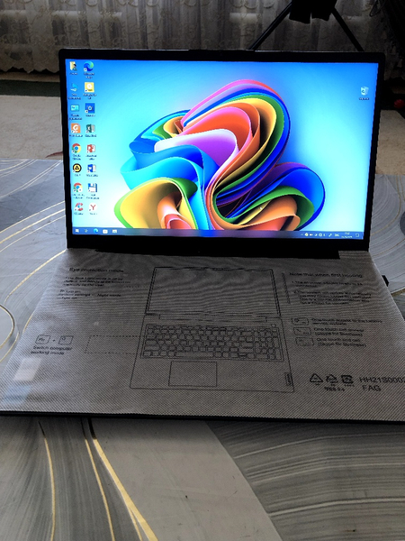 Notebook Lenovo. Holati zur.