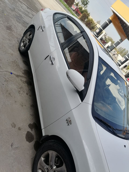 Hyundai avante 2009 sotiladi policy full 5 pozitsiya