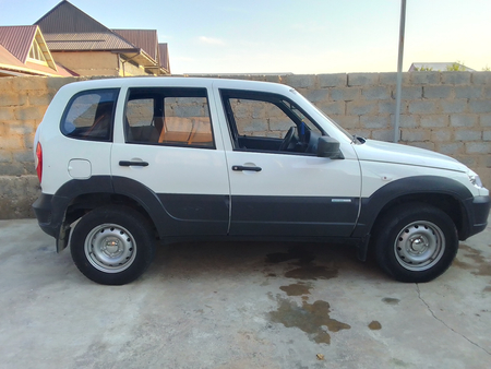 Chevrolet niva 4x4 11000$келишамиз