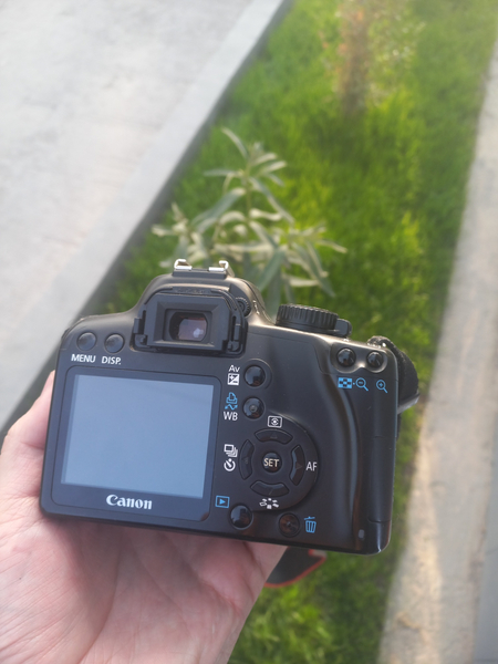 Canon Rebel XS+24mm STM obyektiv