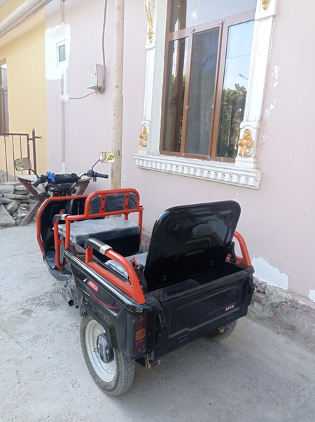 Moped skuter sotiladii