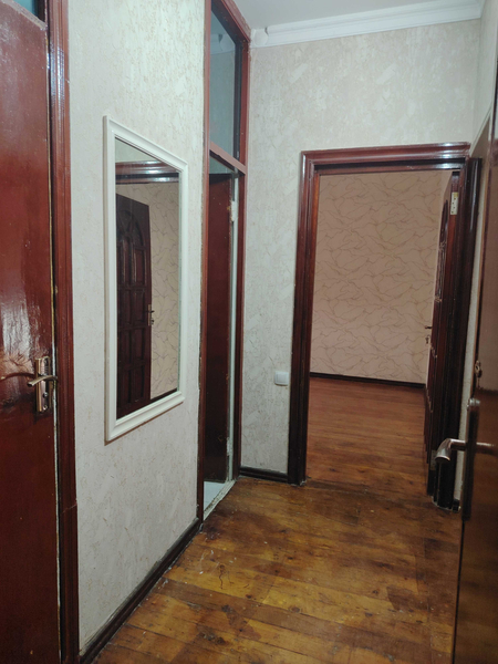 Срочно Кадишева бозори яқинида 3/1/4 уй сотилади