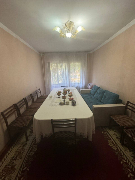 Тансикбоева 1 . Да 4 хона 1 этаж 4 этажка дом сотилади..