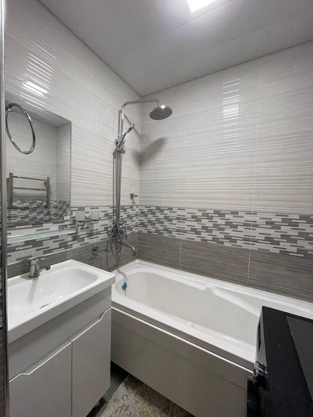 Yunsobod 14 kv 4/1/4 agaroti kota 93 m2 srochniy sotilvoti