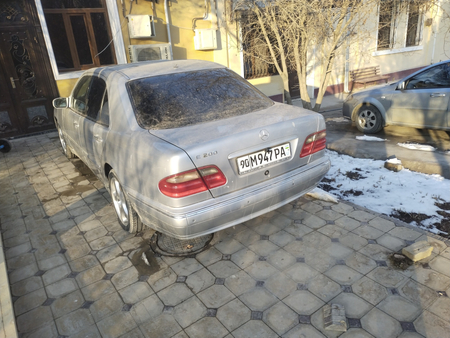 Мерседес бенз 210