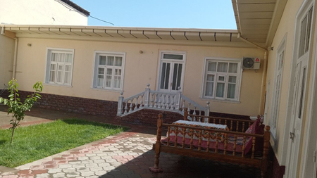 Олмазор тумани чорсу пахта кучада жойлашган файзли хонадон.