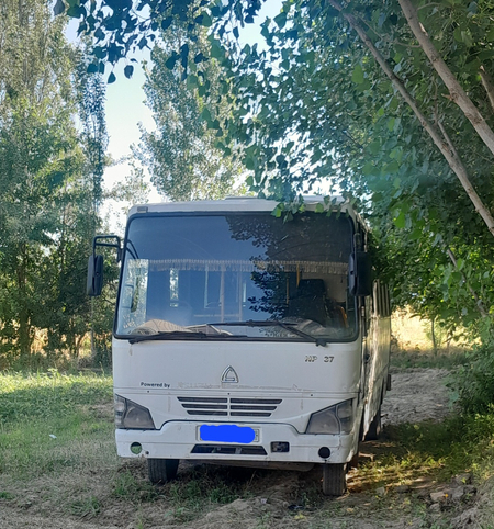 Avtobus Isuzu_NP37 2011