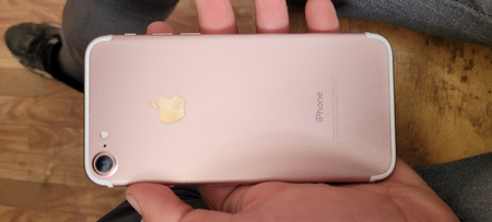 Iphone 7 32 gb ekranda soyasi bor blinmidi